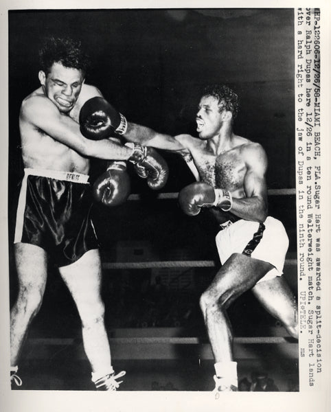 HART, GARNET "SUGAR"- RALPH DUPAS WIRE PHOTO )1958-9TH ROUND) – JO Sports Inc.