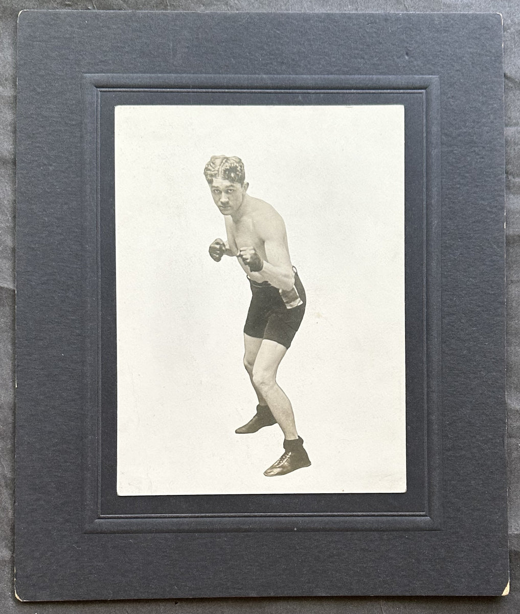 KILBANE, JOHNNY ORIGINAL MOUNTED PHOTOGRAPH – JO Sports Inc.