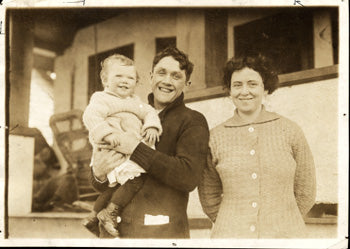 KILBANE, JOHNNY & FAMILY ANTIQUE PHOTO – JO Sports Inc.