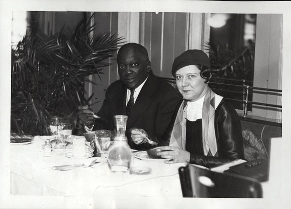 JOHNSON, JACK & WIFE WIRE PHOTO (1933-IN PARIS) – JO Sports Inc.