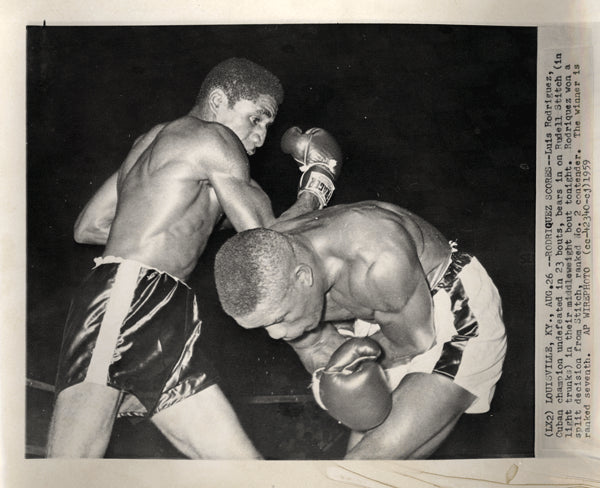 RODRIGUEZ, LUIS-RUDELL STITCH WIRE PHOTO (1959) – JO Sports Inc.