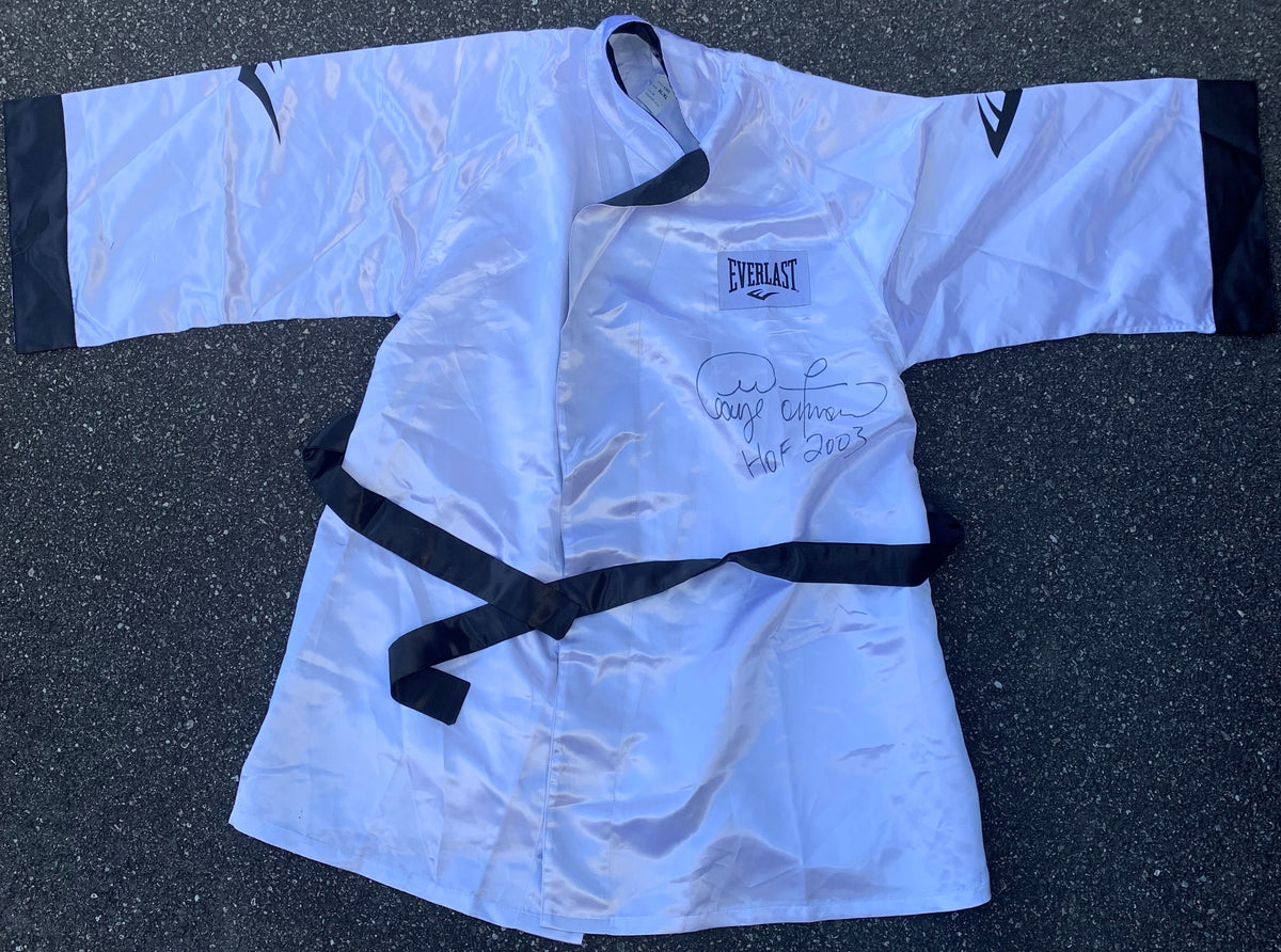 FOREMAN, GEORGE SIGNED BOXING ROBE (BECKETT AUTHENTICATED) – JO Sports Inc.